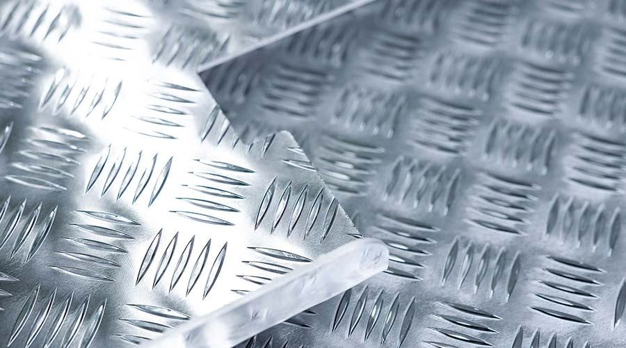 Faire réaliser une tôle larmée sur mesure | 247TailorSteel